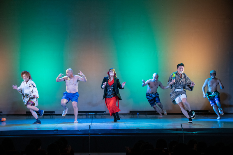 スペシャルゲスト吉田裕がまさかのセリフほぼなし!? 「すちの丞一座」新作はなんでもありの大爆笑 | FANY Magazine