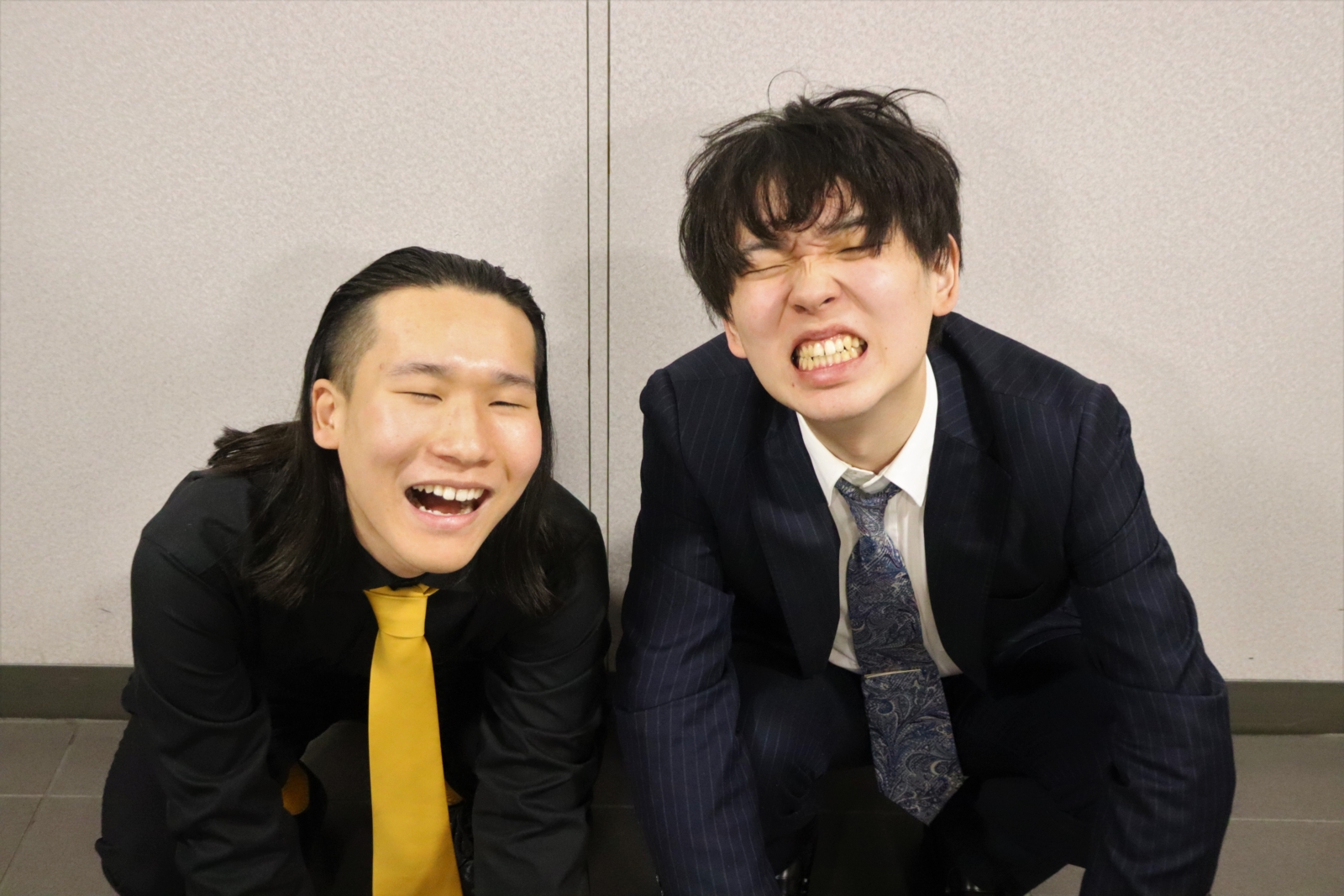 芸歴1年目で『おもしろ荘』大抜擢の「夜歩き」って何者!? 20歳のフレッシュコンビを丸裸【30問30答】 | FANY Magazine