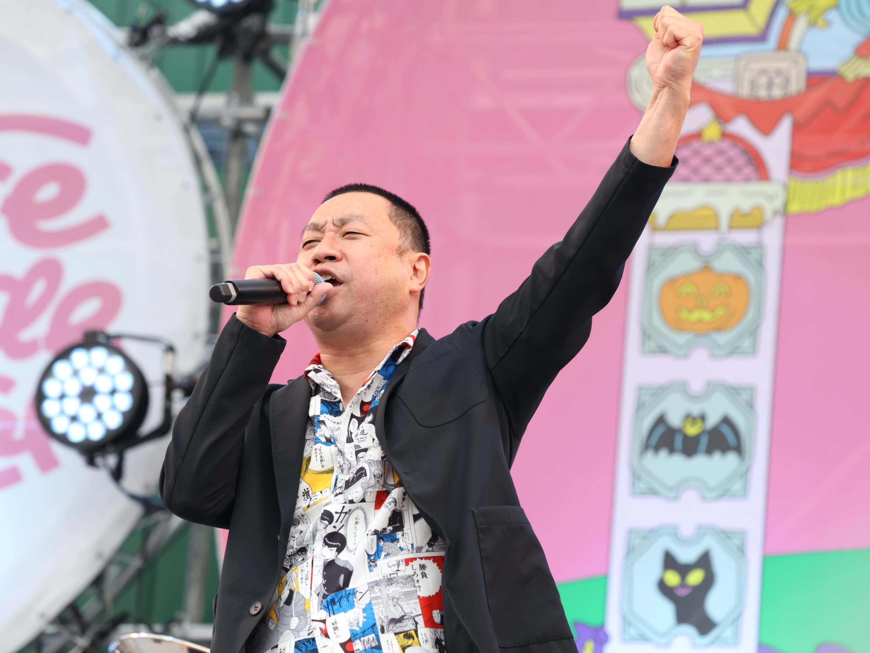 レイザーラモンRGで始まり最後は“歌姫”Crystal Kay…市民参加の野外ハロウィンフェスに人気芸人ら続々登場 | FANY Magazine