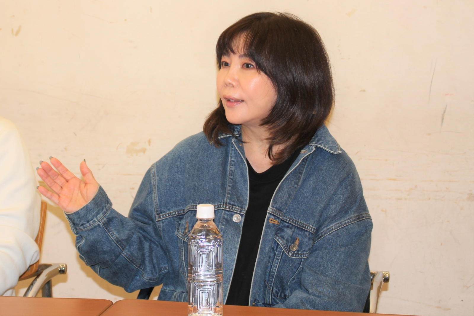 演劇仲間で結成した劇団「熟年団」稽古場は熟年vs若年でバチバチ!? 「気心が知れた仲間とつくるのは刺激的」 | FANY Magazine