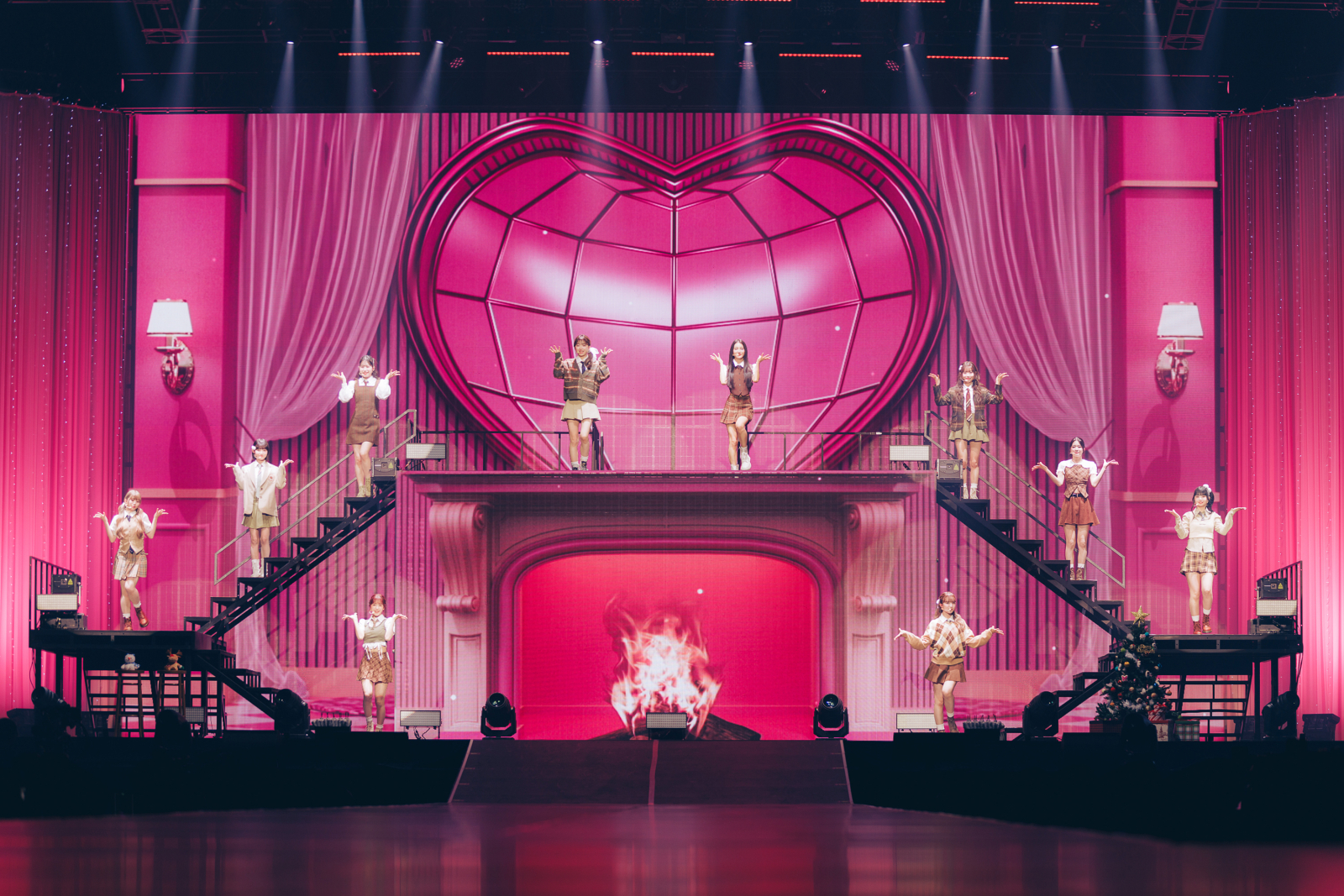 “ME:I”（ミーアイ）年内ラストのファンコンサート! 初披露の新曲やユニットパフォーマンスでファンを魅了! | FANY Magazine