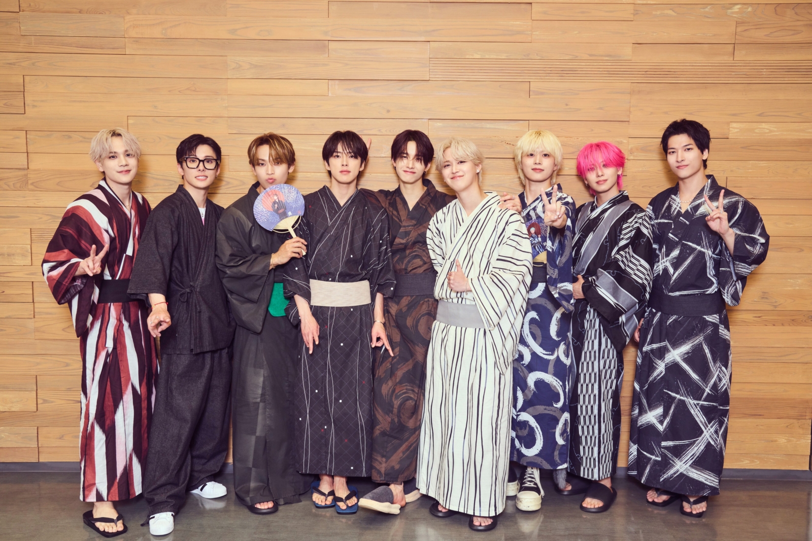 “JO1” 5周年記念 異例の祭りイベント2日間で2万発! 超スケール花火と音楽が全編シンクロ! 前人未到のライブ演出にファン歓喜! | FANY Magazine