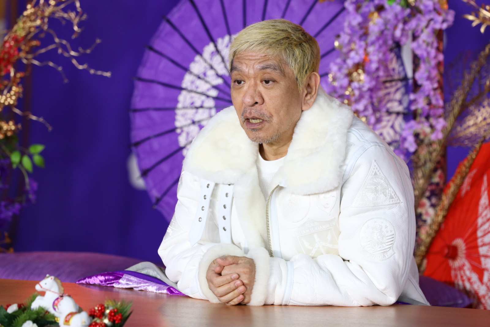 「DOWNTOWN+」松本人志が2026年最初の生配信 吉本興業東京本部から サプライズゲストが次々登場! | FANY Magazine